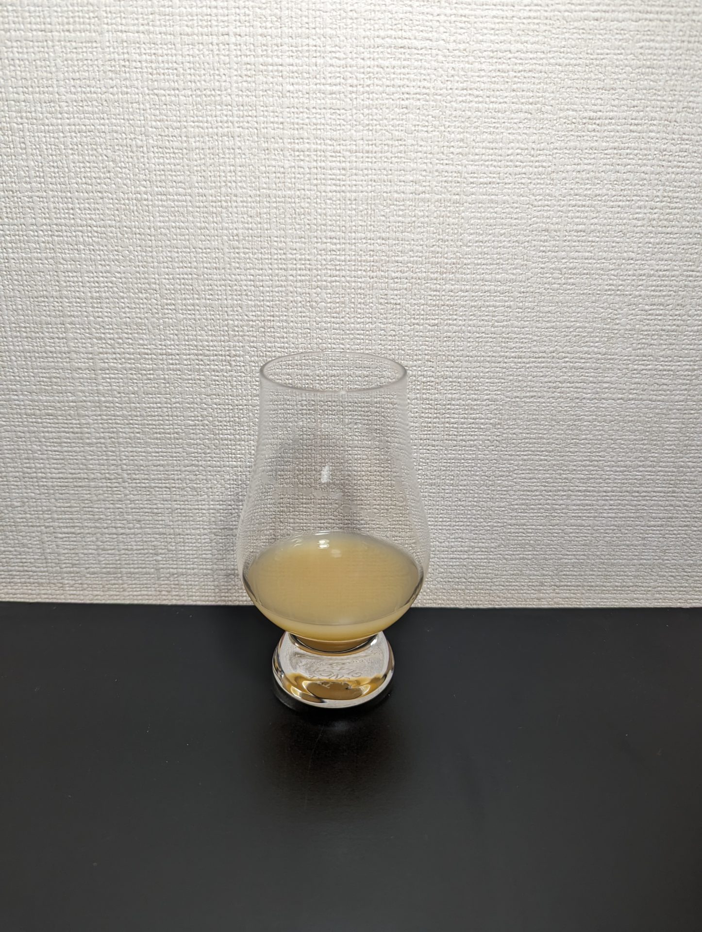 マズイってホント？フランスのお酒｜リカール [パスティス]を飲んでみた！｜Ricard Pastis - ウィスキー物語